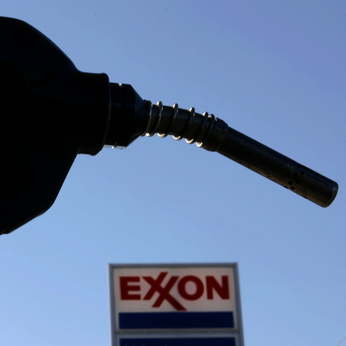 'Exxon Hates Your Children': Faux Exxon Ad Fuels Call To End Fossil ...