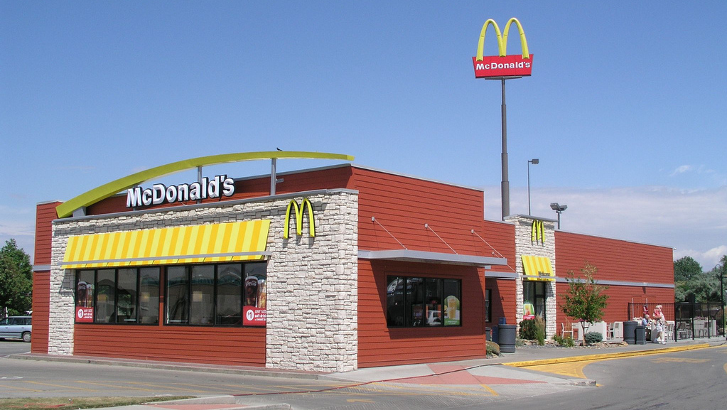 McDonald's settles $700,000 lawsuit over Islamic food preparation