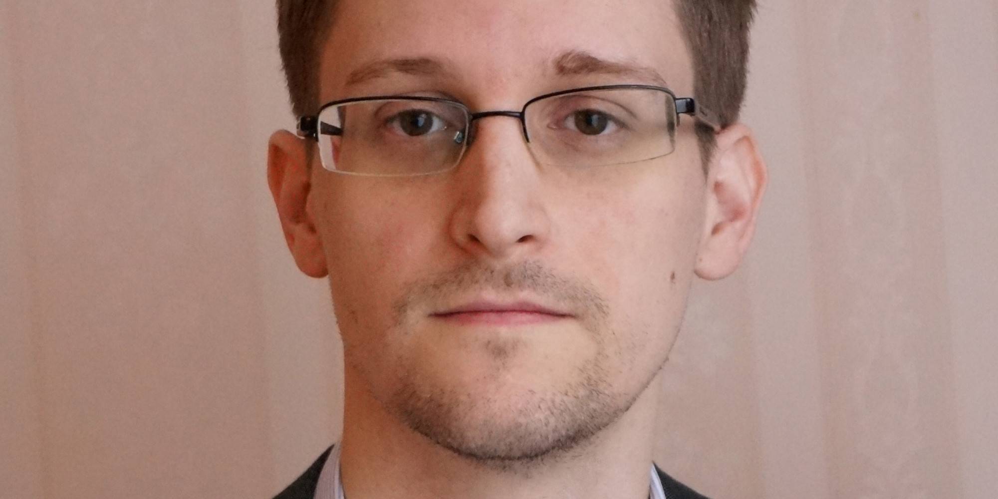 Edward Snowden Calls On The UK To Demand Cameron's Resignation